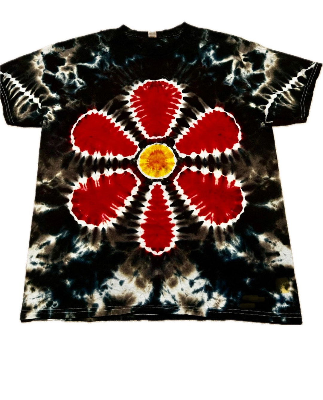 Red Daisy Tie Dye Tshirt (made to Order) - Etsy