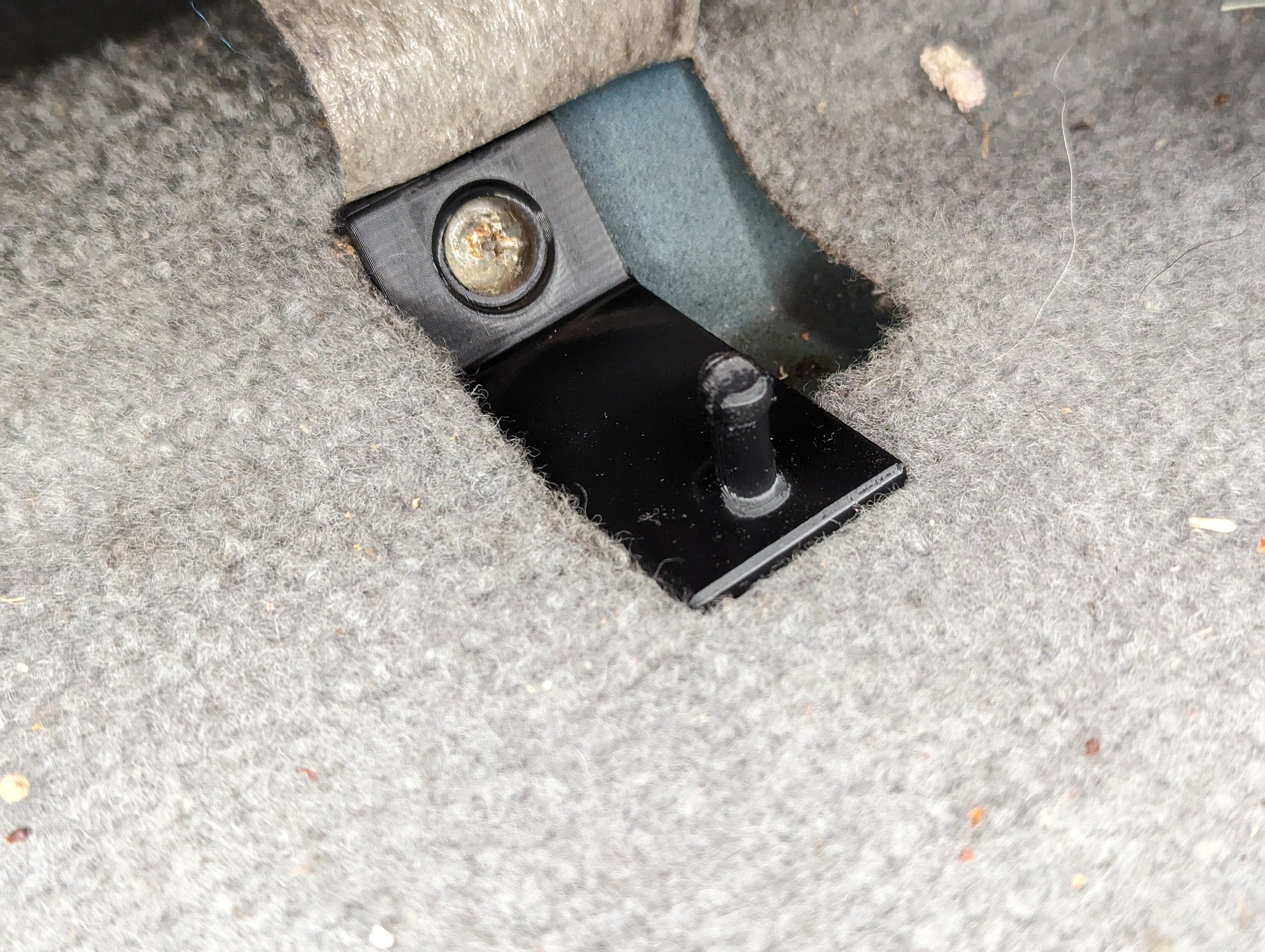 Driver's Floor Mat Retainer Hook Plus Installation Screw for Honda Beat ...