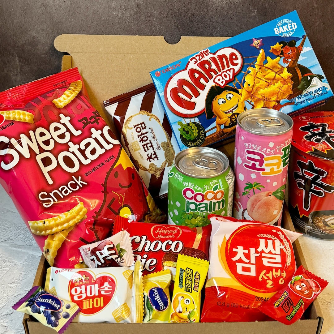 Deluxe Korean Variety Snack Box: Assorted Treats From Seoul - Etsy UK