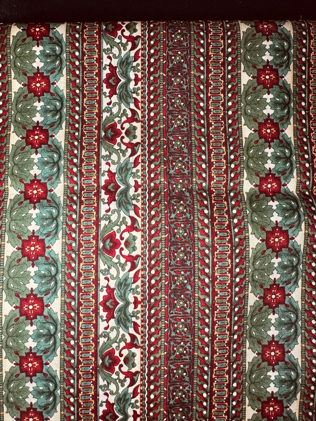 Canterbury Manor- Hoffman Fabric- 2 Yards -72” X 44” - Etsy