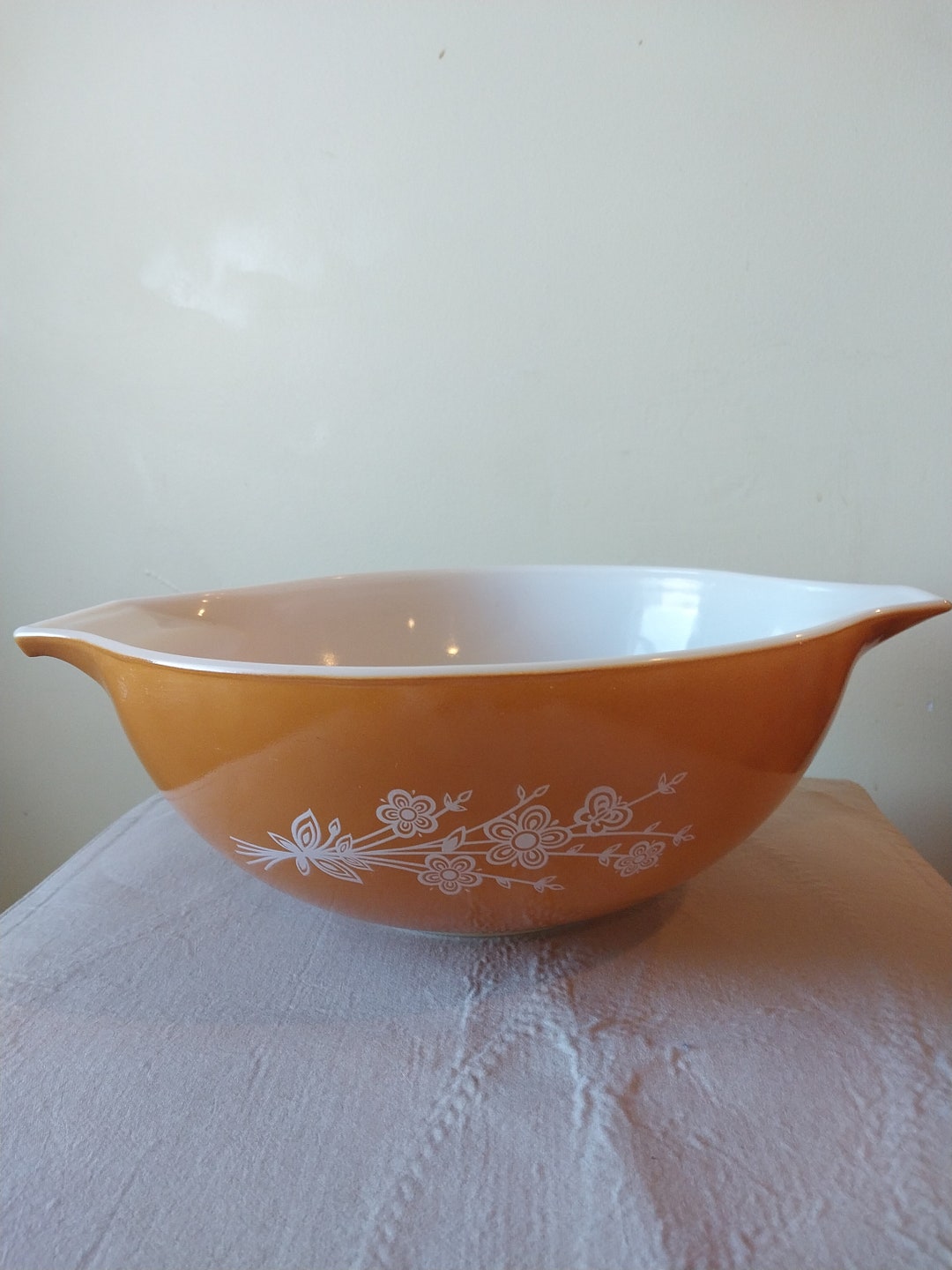 Pyrex Mixing Bowl Princess Butterfly Gold Pyrex 10" #444. - Etsy
