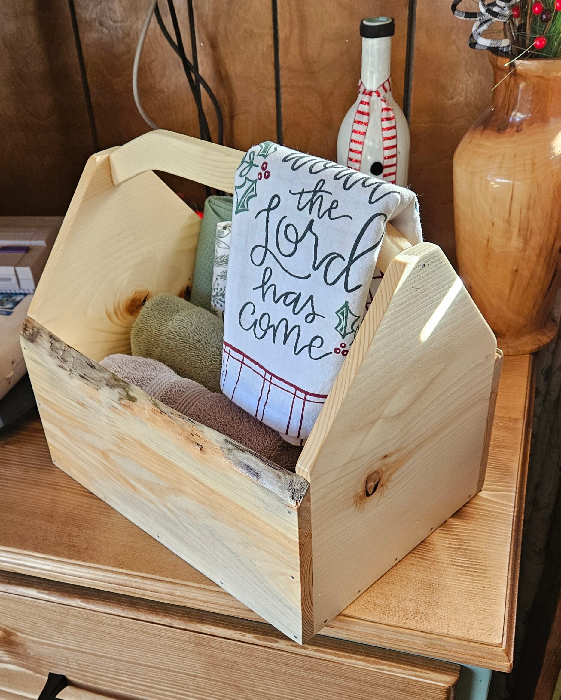 Rustic Towel Box / Rustic Box - Etsy