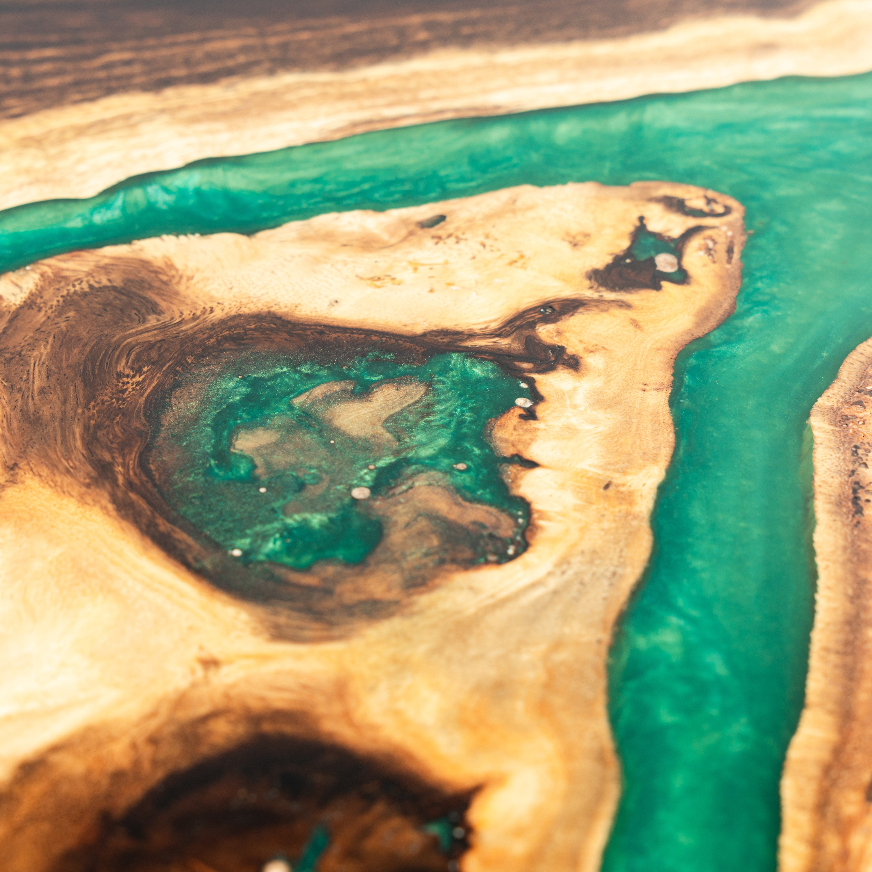 31 Round Green River Coffee Table, Mid Century Modern Wood and Epoxy ...