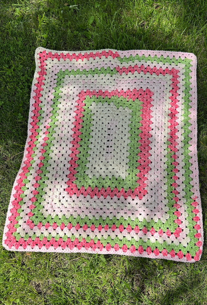 Quick and Easy DIY Granny Square Baby Blanket - Crochet Pattern ...