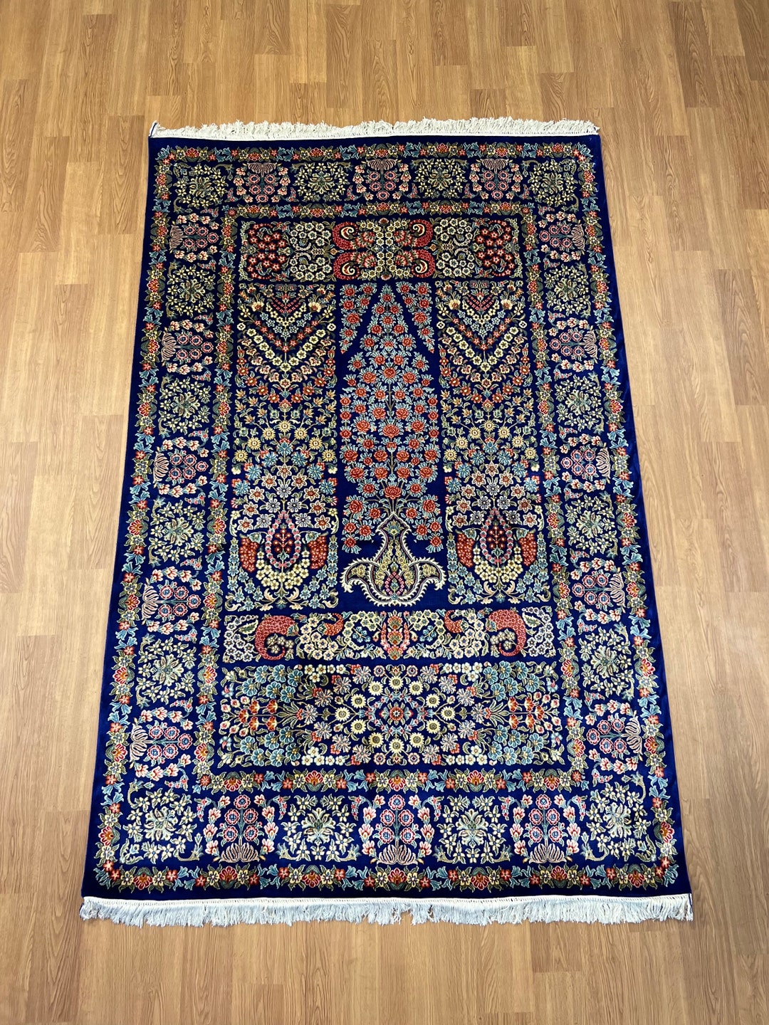 Kashmir Carpet,hand Carpet , Floral Carpet, Handmade Carpet, Bedroom ...