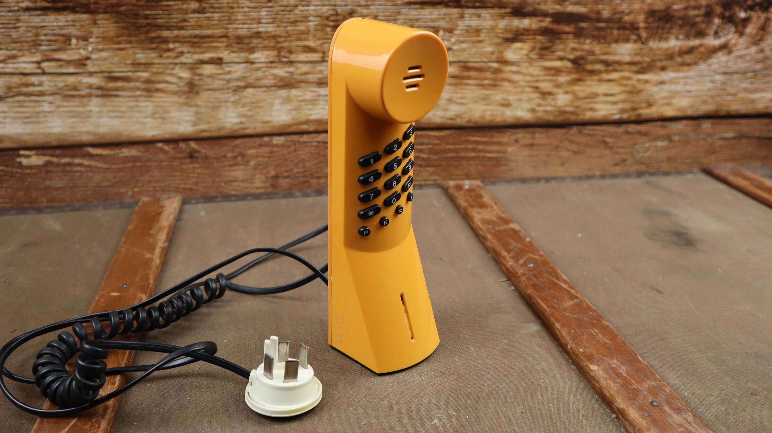 Light Orange 80s Telephone / Push Button Phone / Telia Fido / Sweden ...