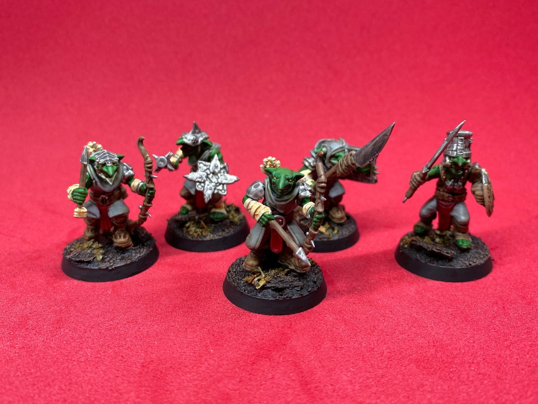 Hand Painted Goblin Miniatures Set: Magnetic Woodland & Cave Bases - Etsy