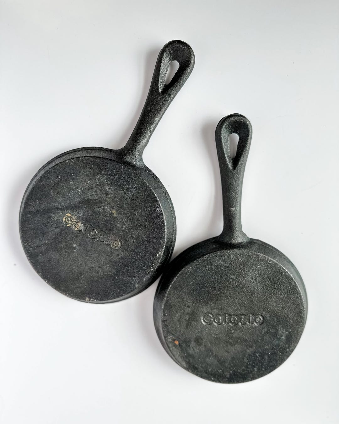Vintage Mini Cast Iron Skillet Set: 5" Galette Pans, Rustic Kitchen ...