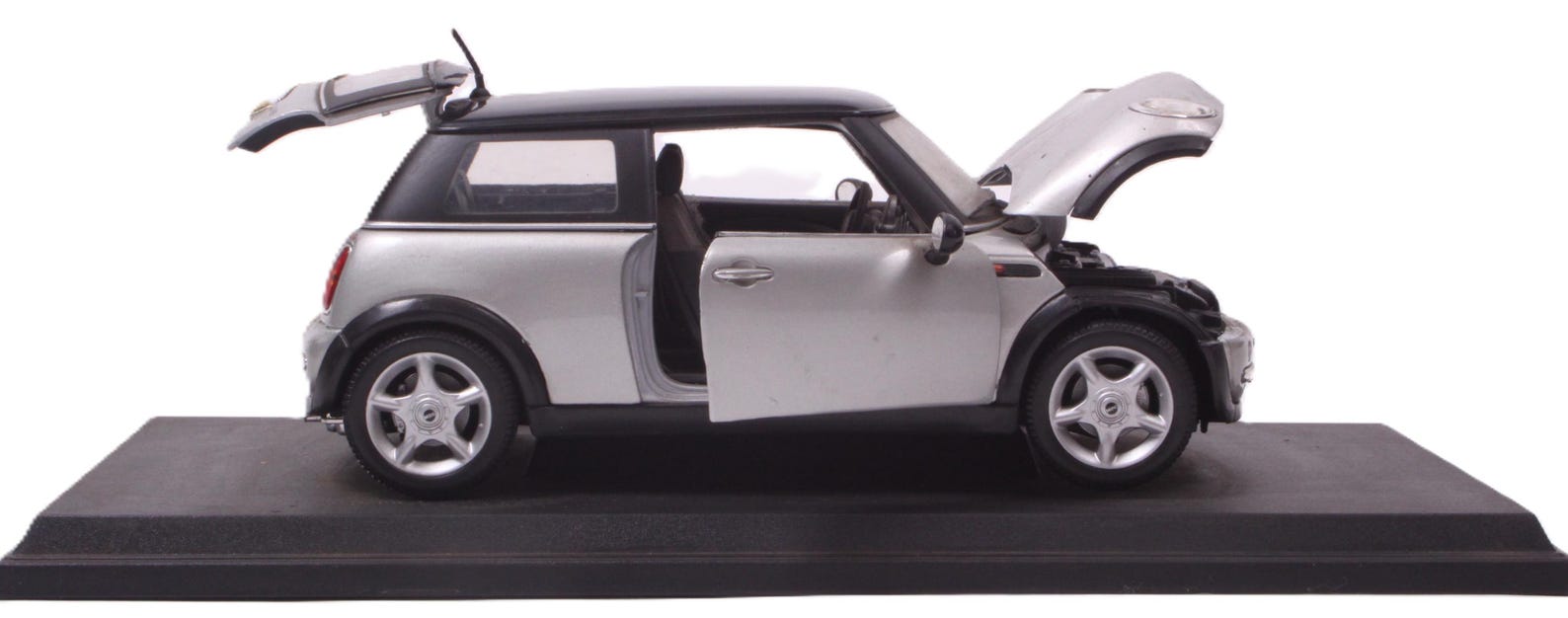 Maisto Mini Cooper 1:18 Scale Die-cast Collector Car With Display Base ...