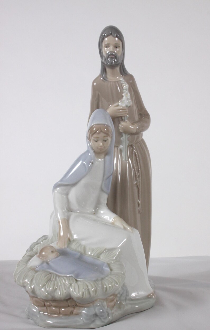 Nao by Lladro - Nativity A.k.a. Holy Family Figurine #025. Sculpted by ...