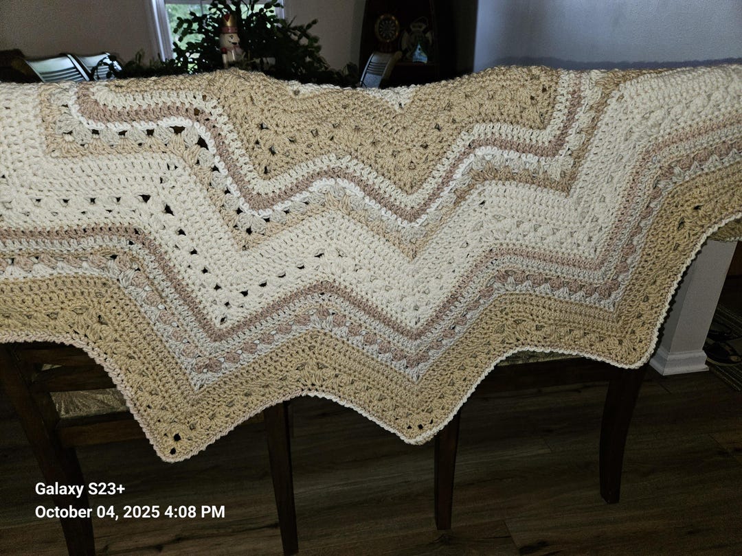Unique Tan and White Star Afghan With 14 Points - About 60 Inches ...