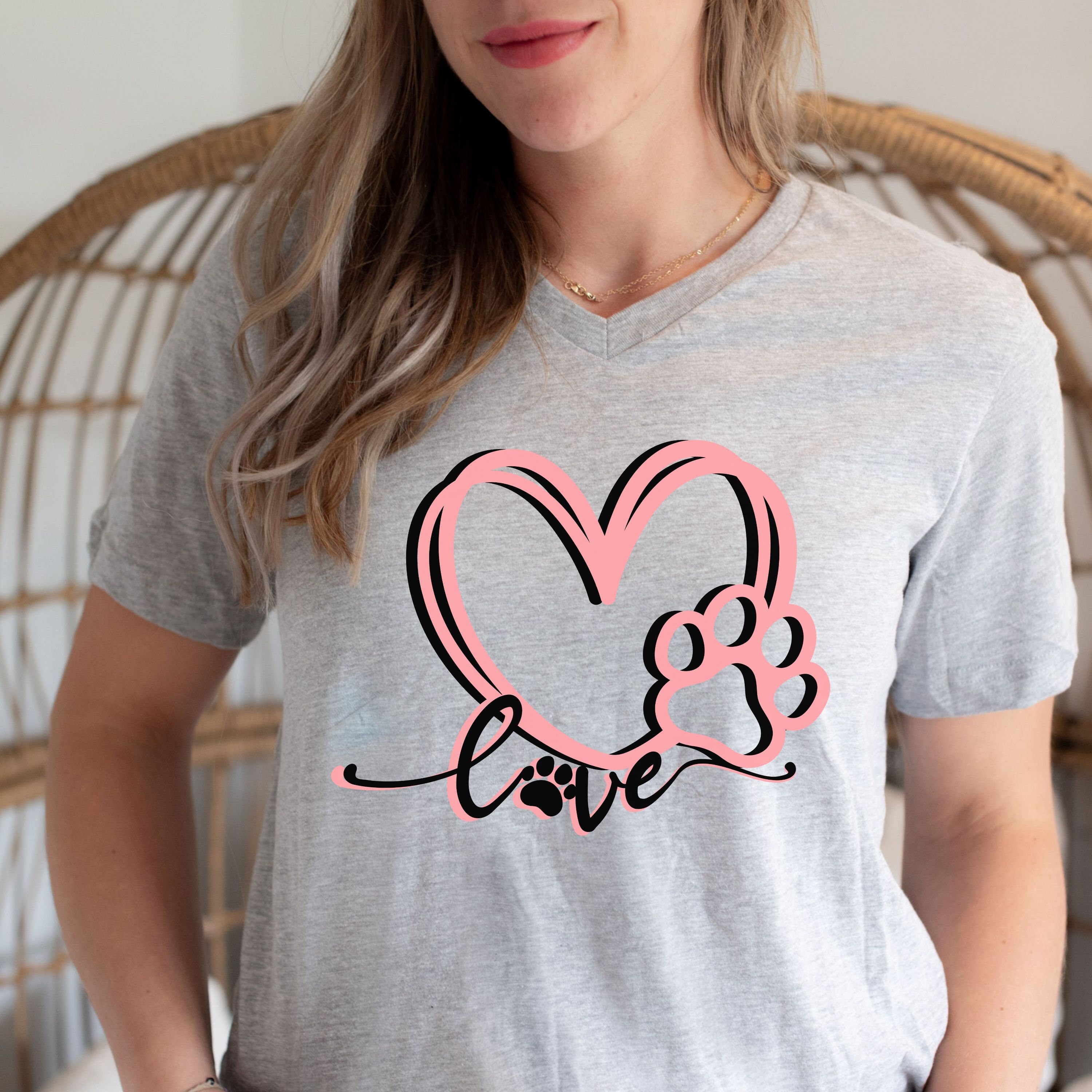 Heart Paw T-shirt, Paws Shirt, Dog Lover Tee, Cute Love Dog Paw Shirts, Gift for Dog Mama, Love ...