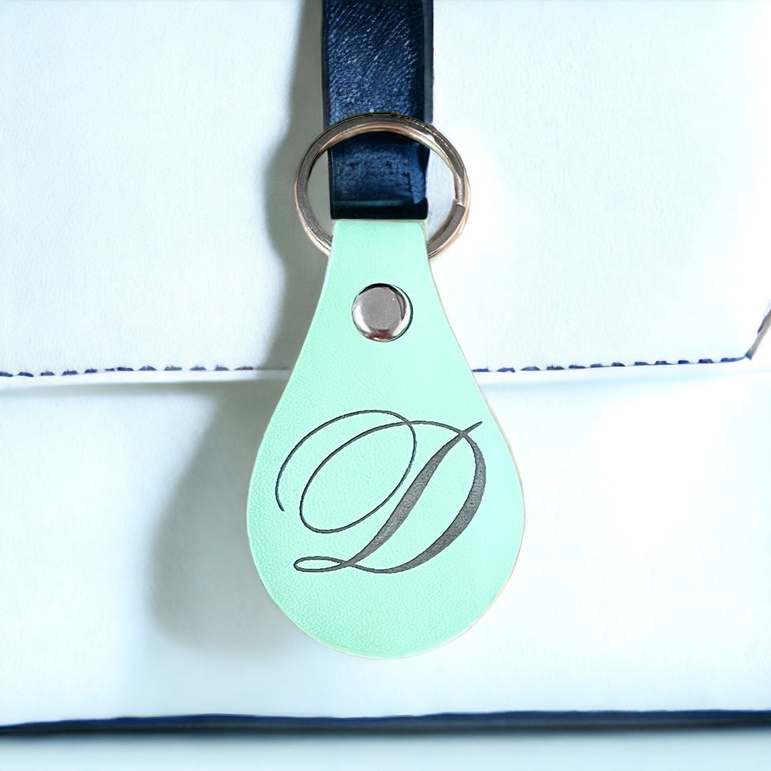Personalized Customized Leather Keychain With Calligraphy Letter Design ...