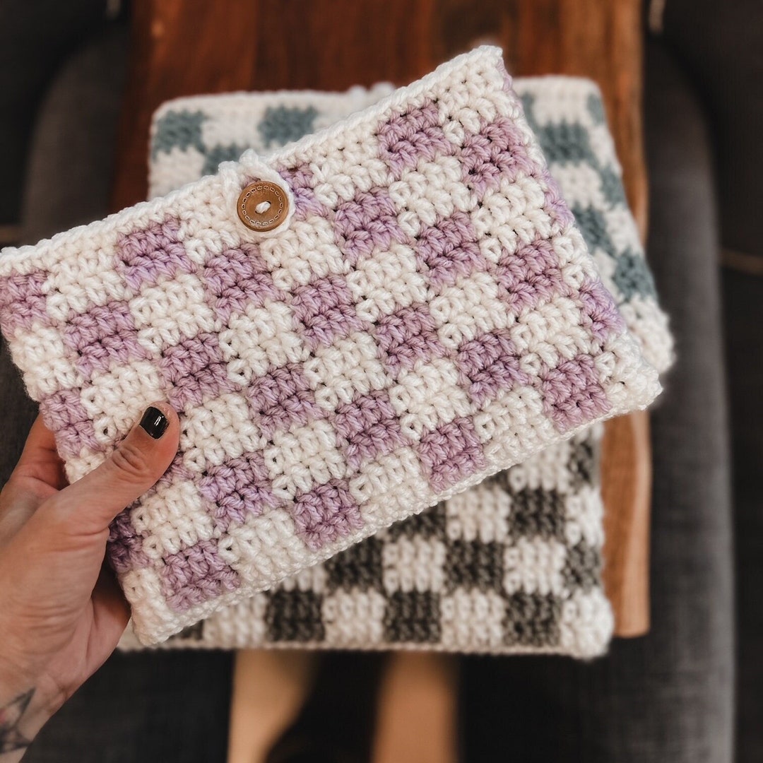 CHECKERED BOOK COVER / Crochet Book Sleeve With Button Closure / Book ...