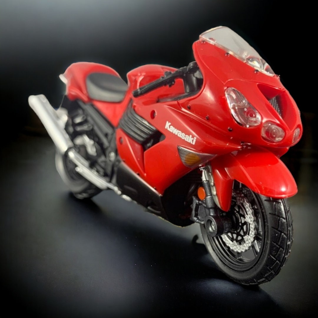 Custom KAWASAKI Ninja ZX 14R Motorcycle Model 1:18 With Personalized ...