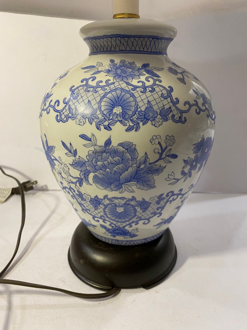Vintage Chinoiserie Coastal Grandma Grand Millennial Blue and White ...