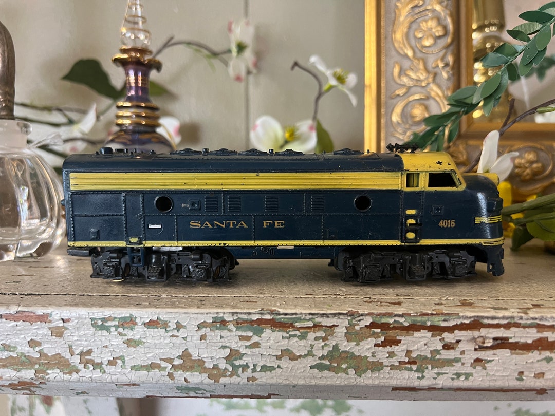 Santa Fe HO Scale F7A Diesel Locomotive Model Train Body - Etsy