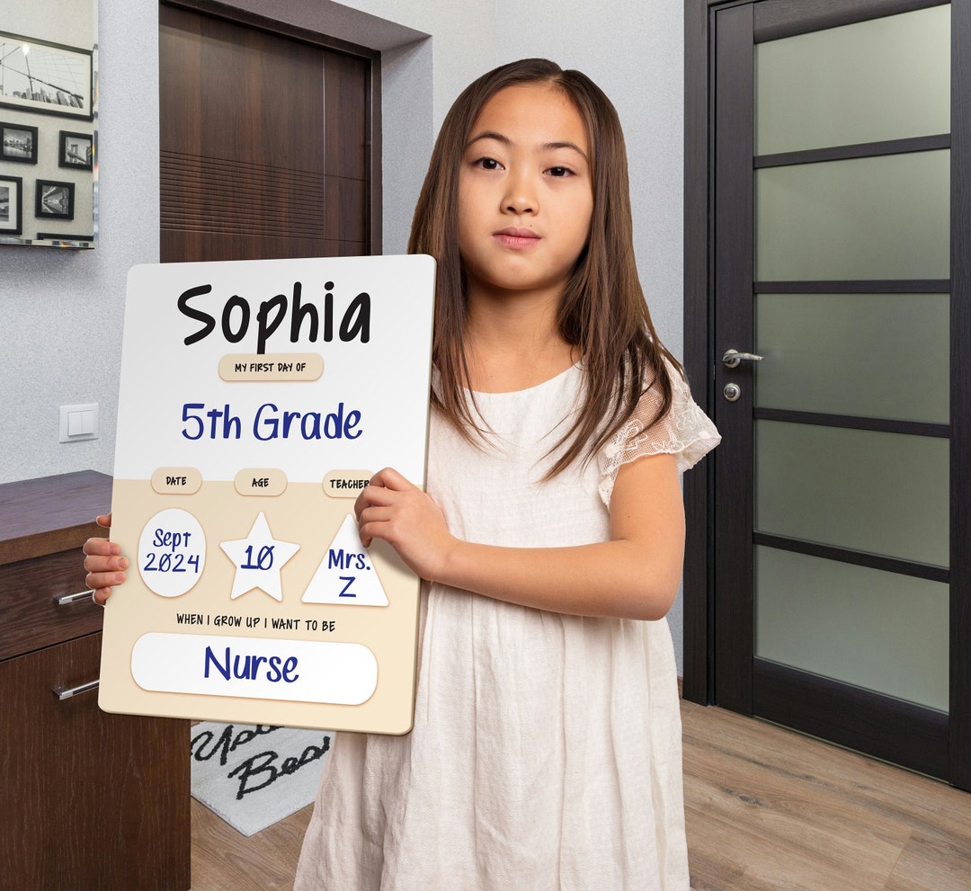 Back-to-school Whiteboard With Personalized Name, First Day of School ...