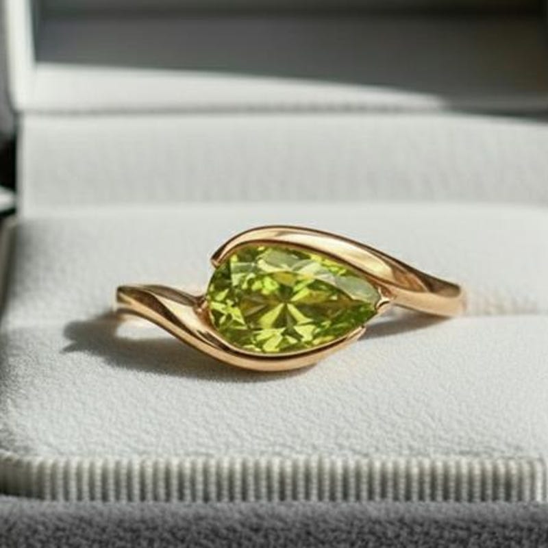 Peridot East to West Ring - Etsy