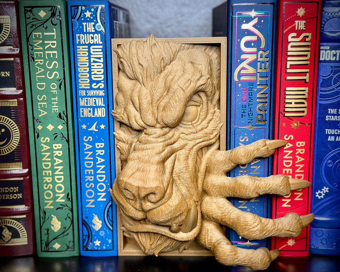 Werewolf Book Nook, Fantasy Bookshelf Decor, Bookend Gifts for Readers ...