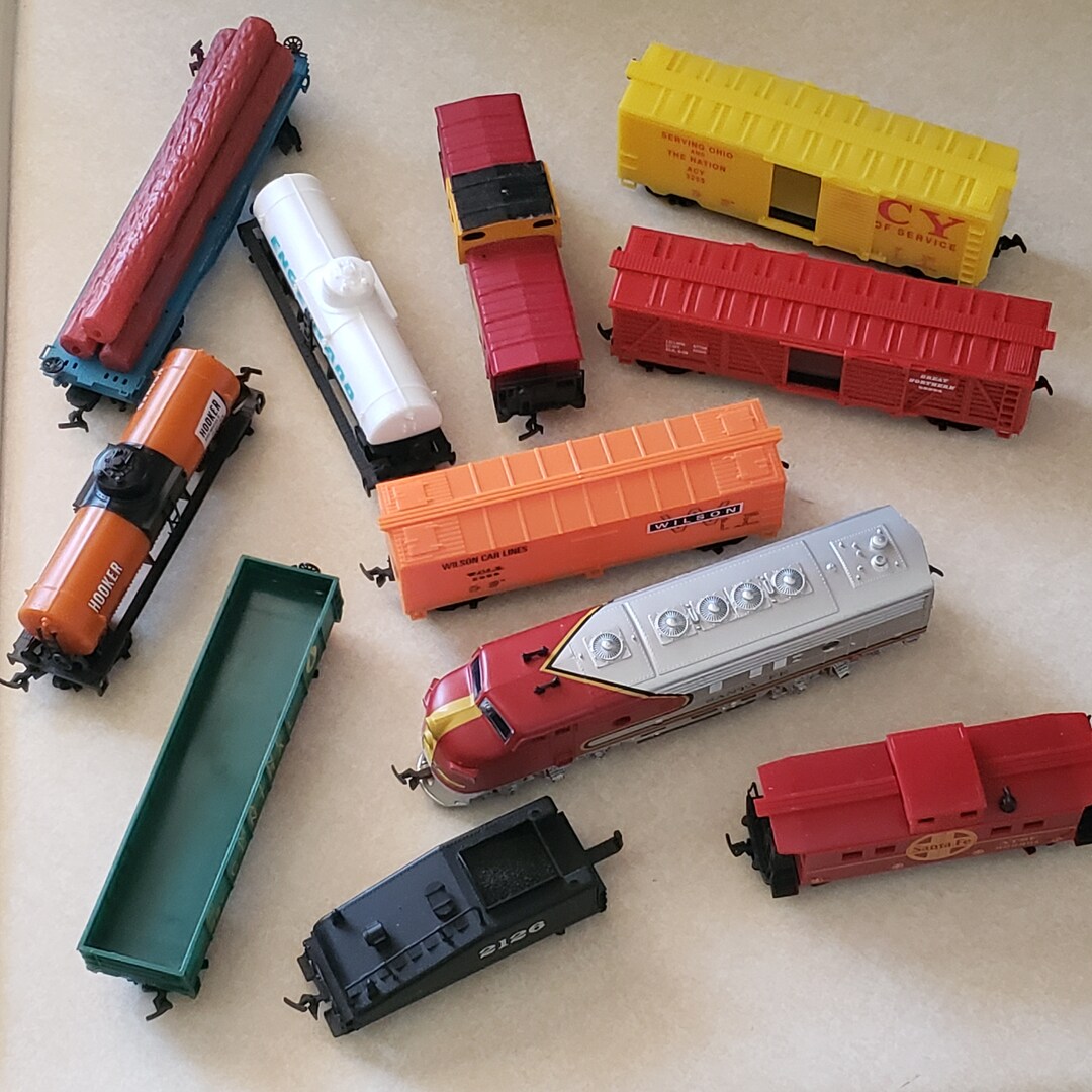 Complete Electric Train Set Bachman Santa Fe Train Set for Novice Train ...
