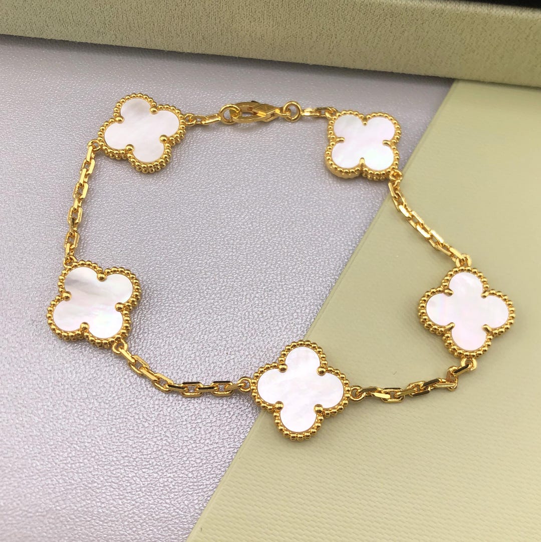 Authentic VCA Bracelets Vintage Alhambra Bracelet Authenticated With ...