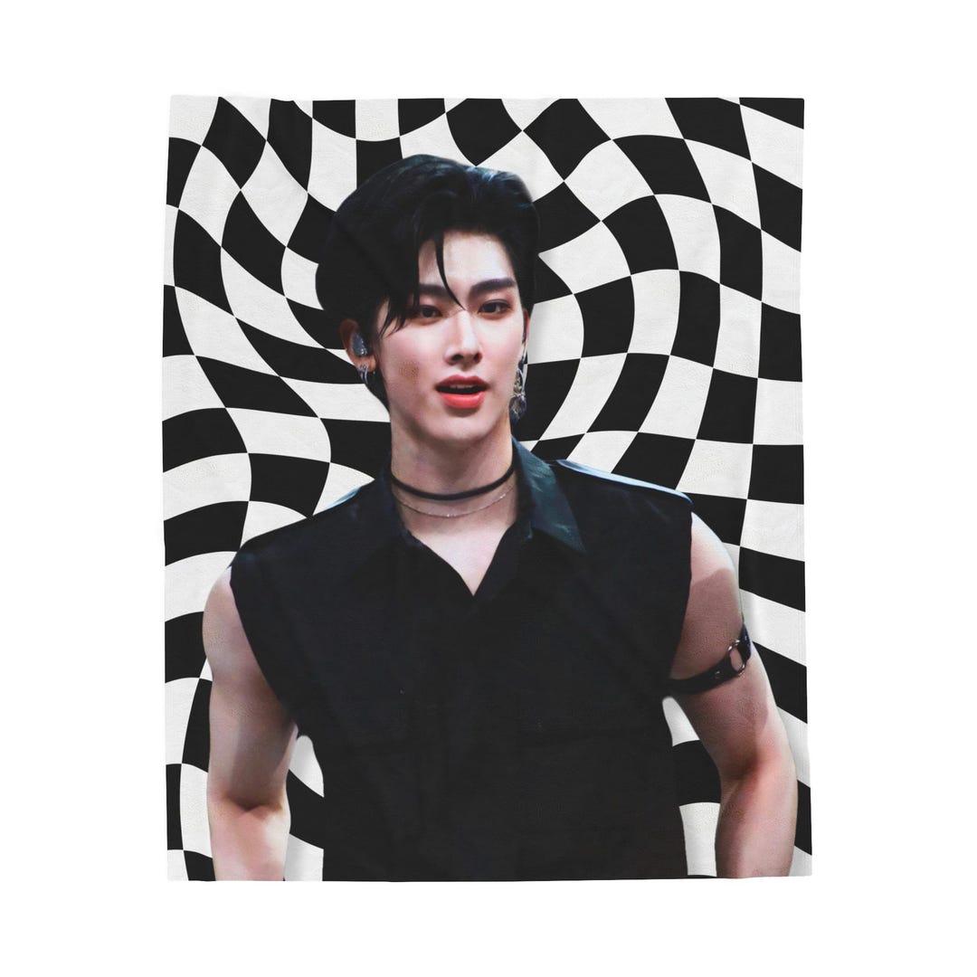 Zb1 Ricky Arms Checkered Plush Blanket, Zerobaseone Kpop Blanket, ZB1 ...