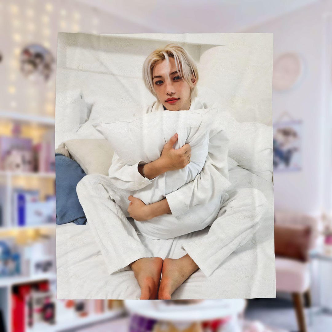 Skz Felix White Pajama Plush Blanket, Stray Kids Kpop Blanket, Skz ...