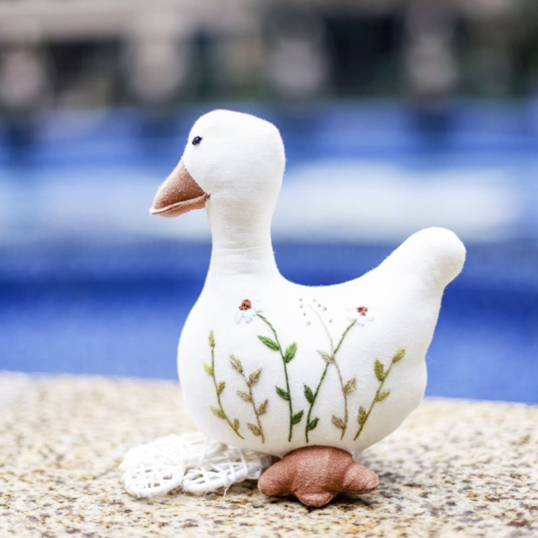 Daisy Embroidered Duck Plush-adorable Plush White Duck-christmas Gift ...