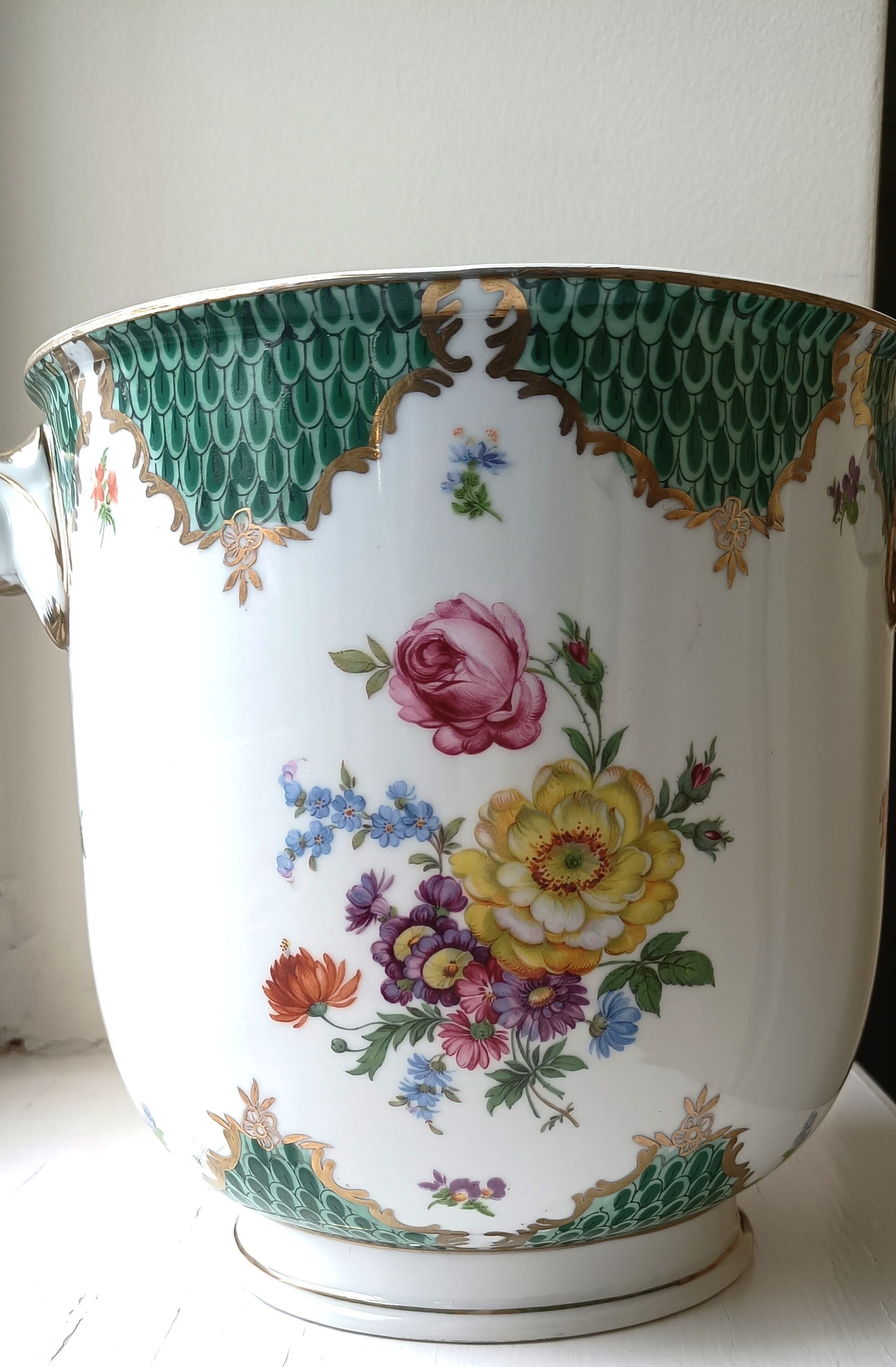 Cachepot Jardiniere Floral Design With Green Band on Planter ...