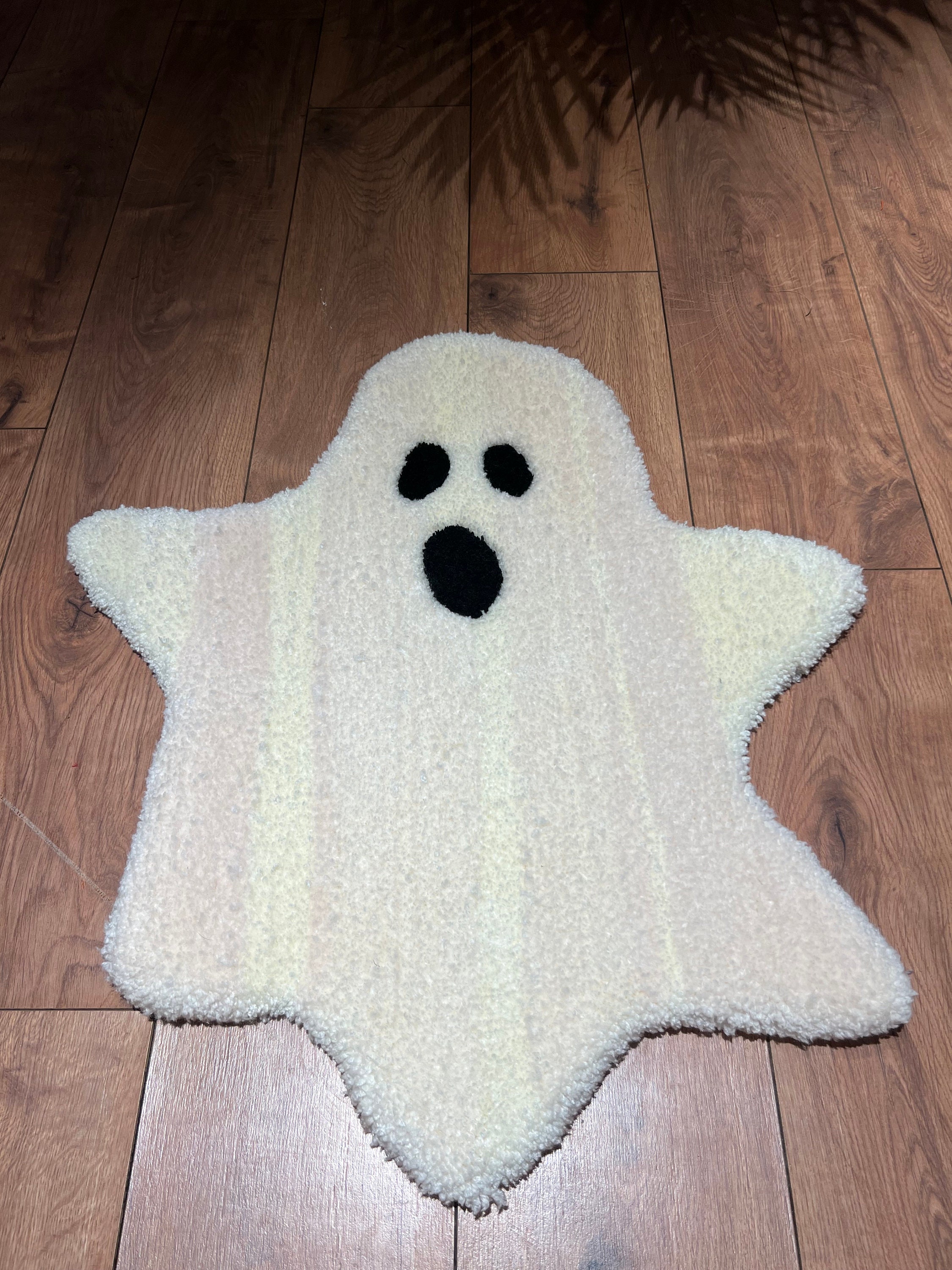 White Ghost Bathroom Rug Funny, Spooky Decor, Fluffy Cute Tufted Rug ...