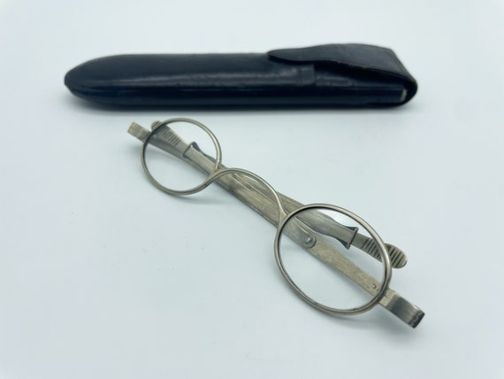 Mid 1800s Victorian Silver Sliding Temple Spectacles Gem