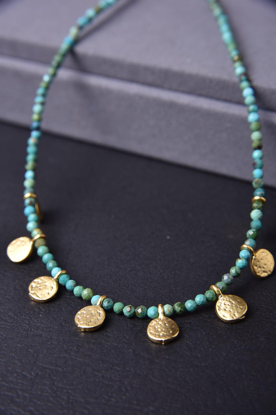 Collar de cuentas turquesas de 2 mm chapado en oro, joyería curativa ...