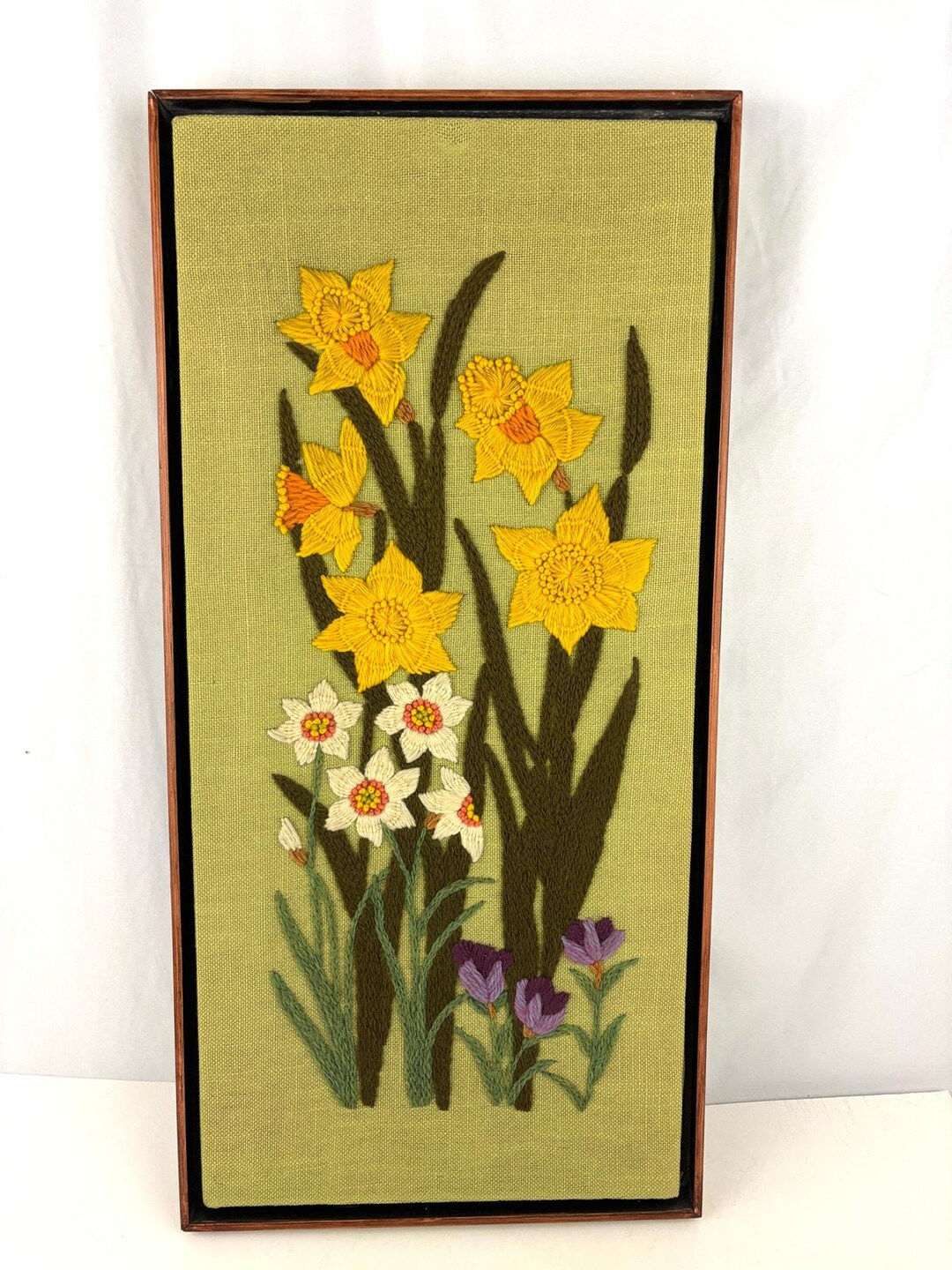 VTG Crewel Floral Daffodil Paragon Needlepoint 70s Framed Fiber Wall ...