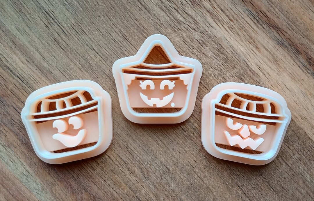 Halloween Buckets | Trick or Treat Pails | 3 Pieces | Spooky Face ...