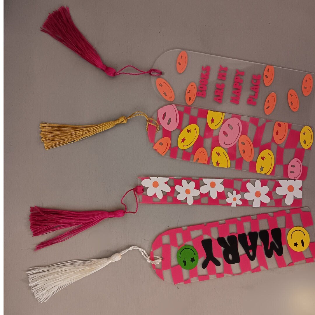 Retro Acrylic Smiley Face Bookmark for Women Unique Bookmark Gift for ...