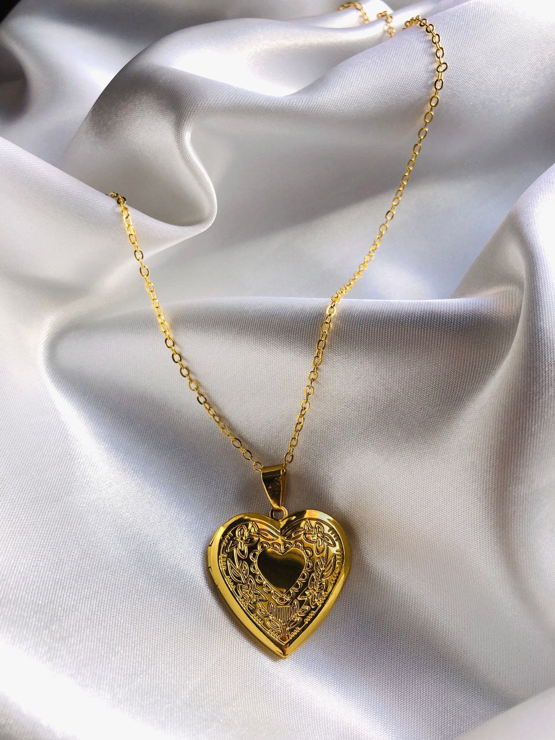 Heart Medallion Necklace,locket Photo Necklace,golden Vintage Heart ...
