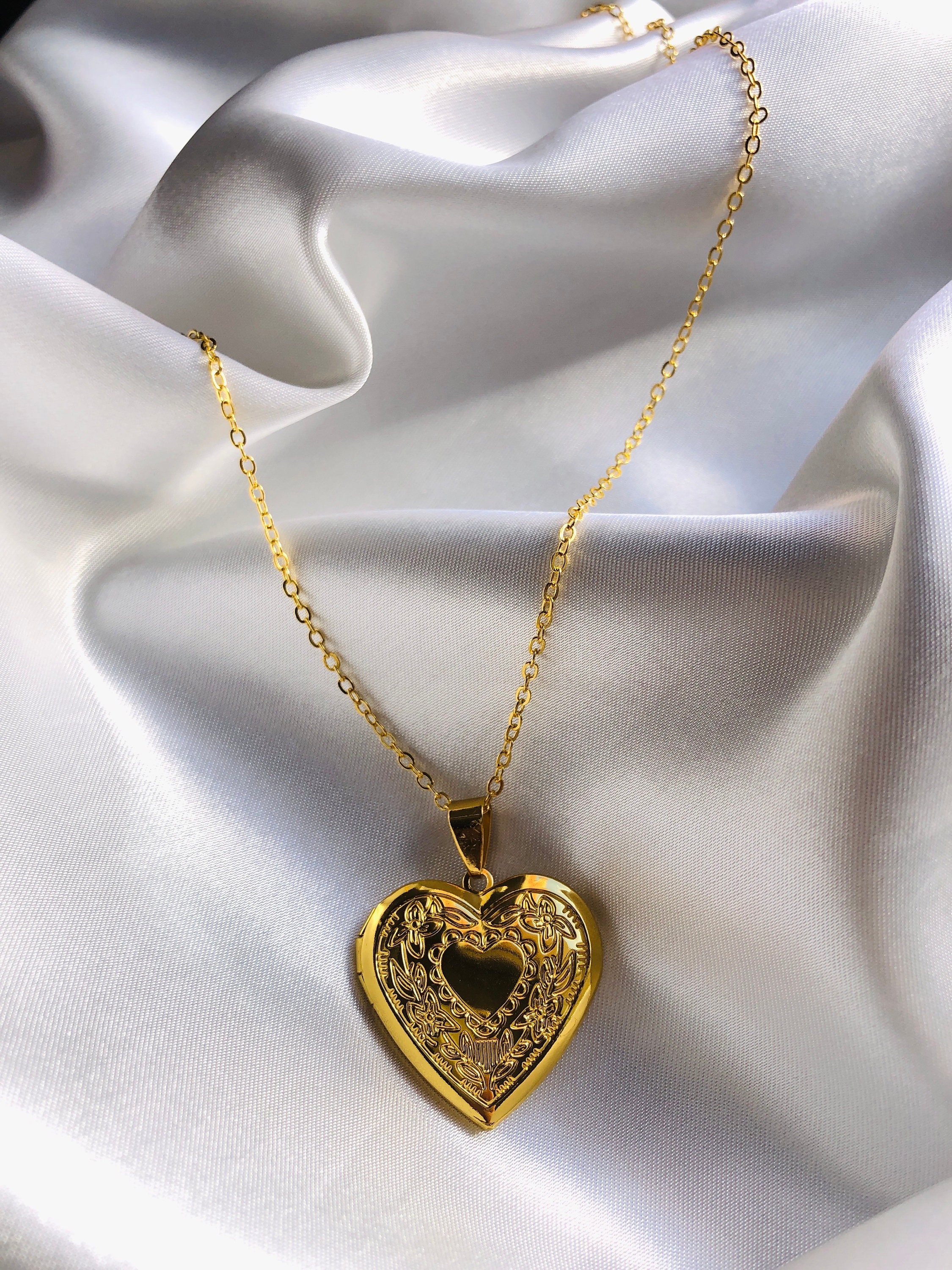 Heart Medallion Necklace,locket Photo Necklace,golden Vintage Heart ...