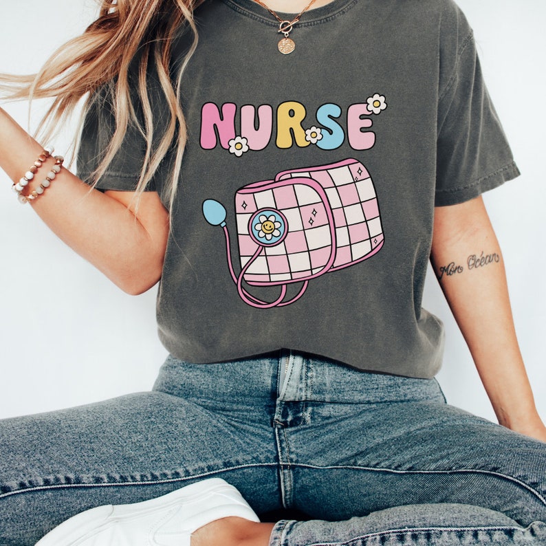 NURSE Disco Groovy Blood Pressure Cuff T-shirt Nursing Gifts Gifts for ...