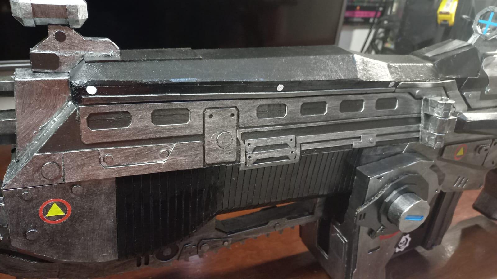 DIY Lancer MK2 Chainsaw Rifle Papercraft Template Movable Gears of War ...