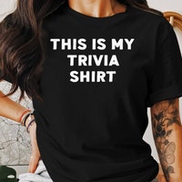 Unisex T-shirt - on Wednesdays We Play Trivia - Fun Quiz Night Tee ...