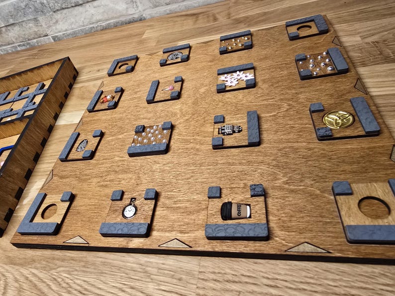 Moving Maze Game: 3D Wooden Board With 24 Treasures (labyrinth-style ...