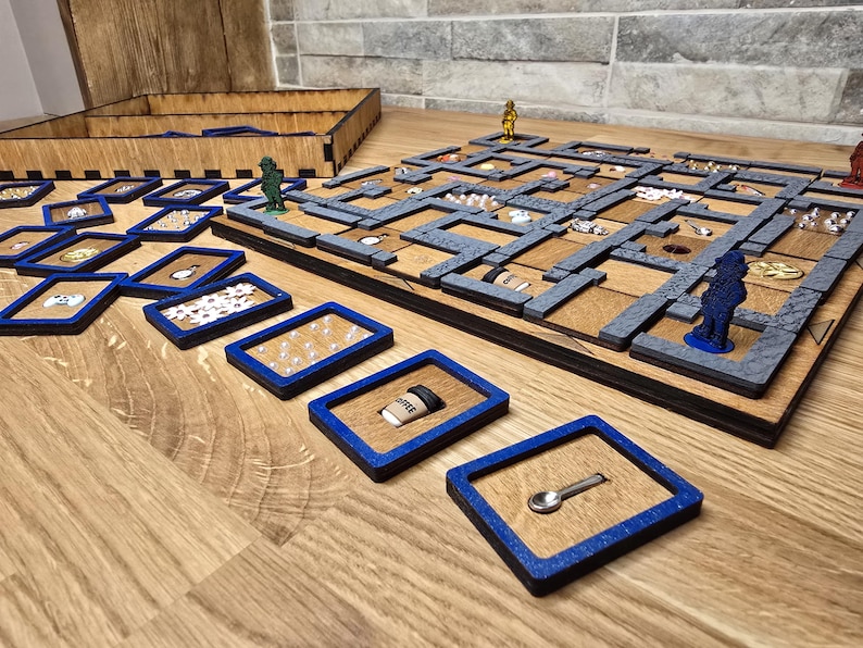 Moving Maze Game: 3D Wooden Board With 24 Treasures (labyrinth-style ...