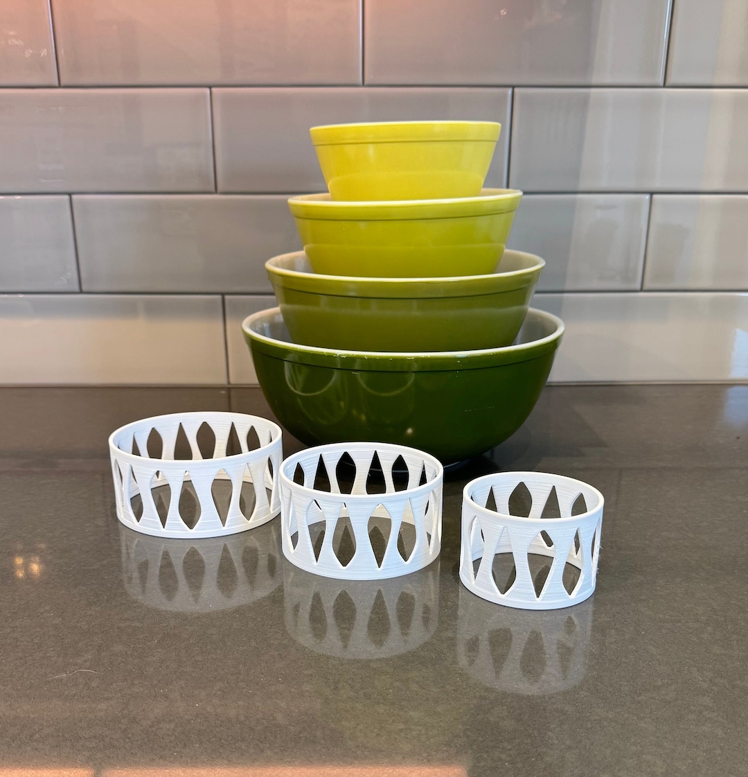 Set of 3 Pyrex Mixing and Cinderella Bowl Display Stands | Vintage Bowl ...