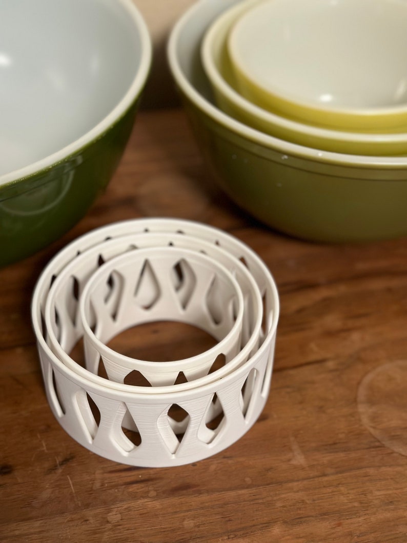 Set of 3 Pyrex Mixing and Cinderella Bowl Display Stands - Etsy