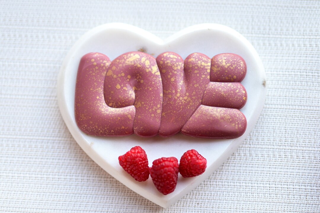 Ruby Love Chocolate Bar | Handmade Chocolate With Freeze Dried Fruits ...