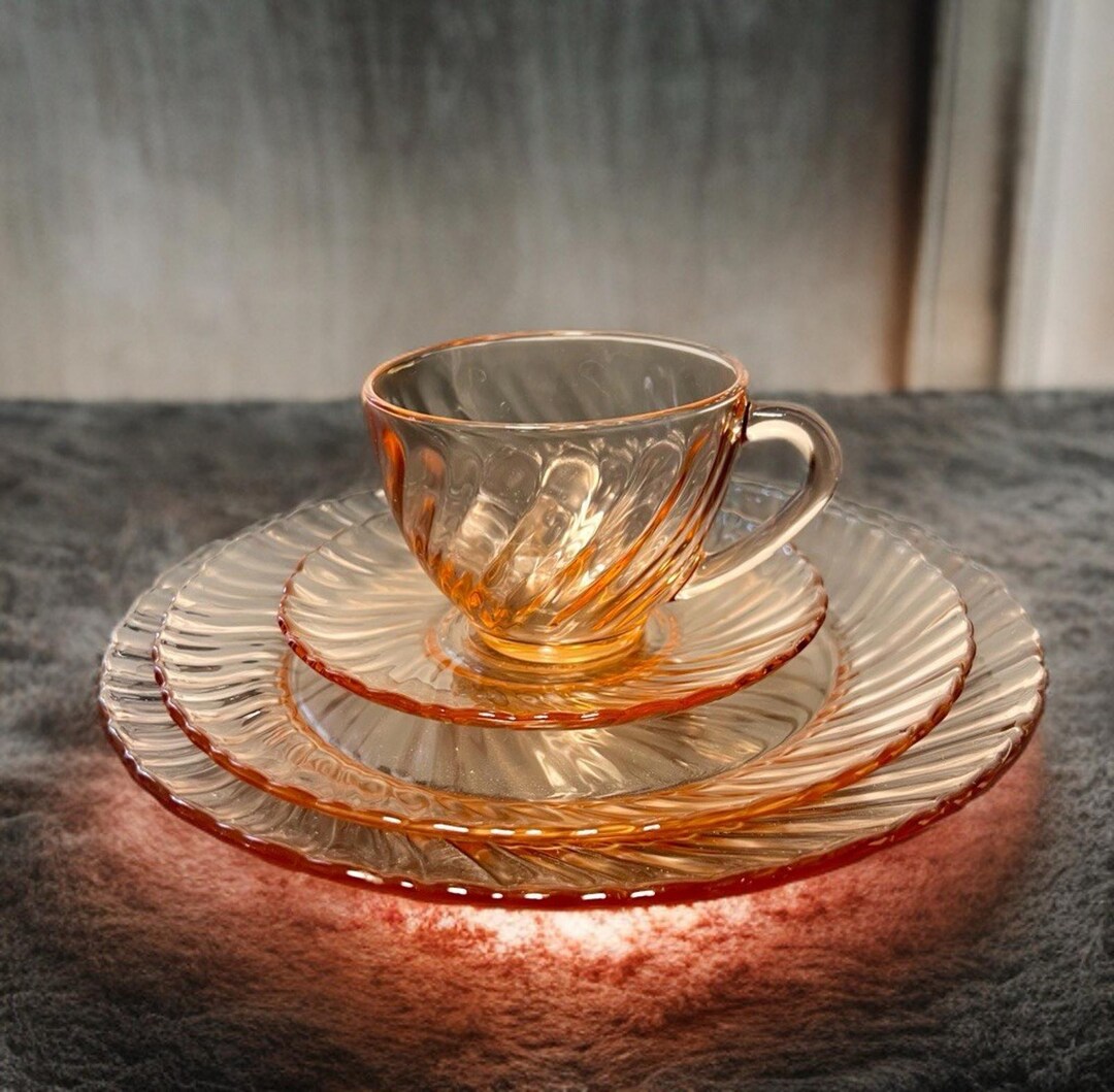 Arcoroc France 1980s Rosaline 16 Pieces Pink Glass Hostess Set Original ...