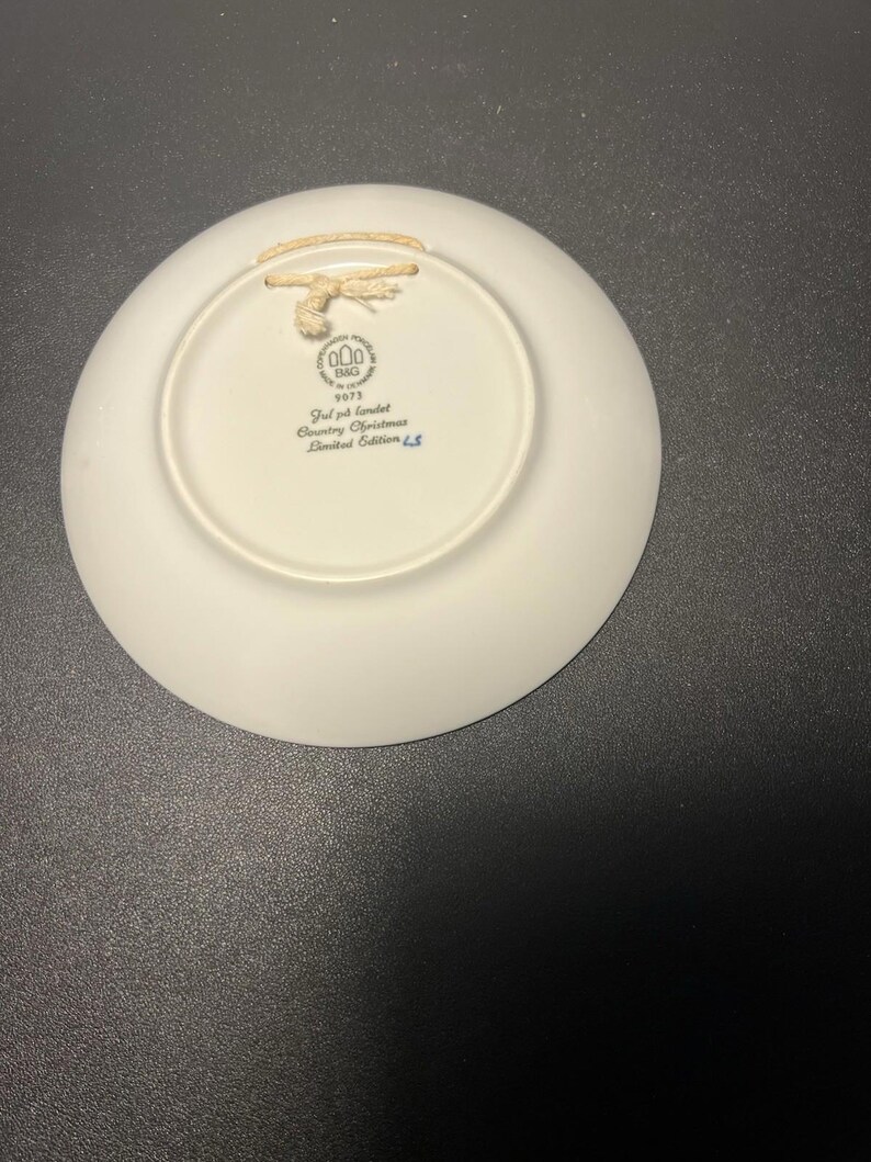 B&G Bing and Grøndahl 1973 Jule After Country Christmas Collectors ...