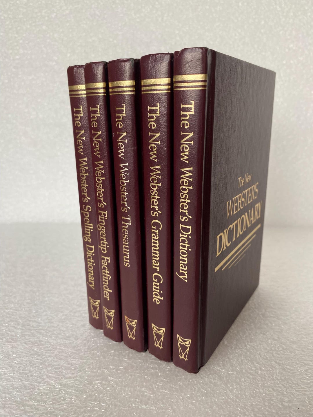 The New Webster's Deluxe Desk Reference Library Books 5 Hardcover ...