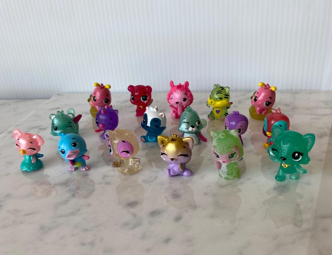 Mixed Lot of 17 HATCHIMALS Colleggtibles Small Toys Mini Action Figures ...